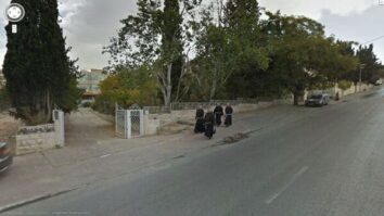 40+ Awkward And Unexpected Moments Captured On Google Street View