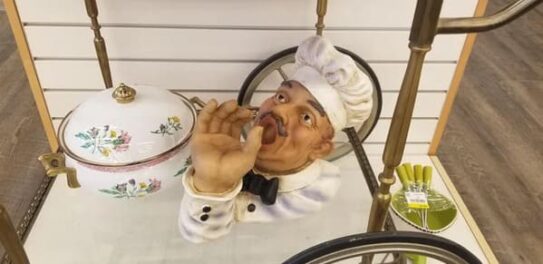 27 Hilariously Weird Things People Found For Sale