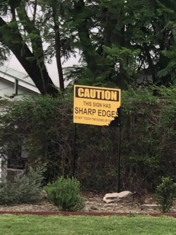 Useless, Unsuccessful, And/Or Unpopular Signage (35 Pics)