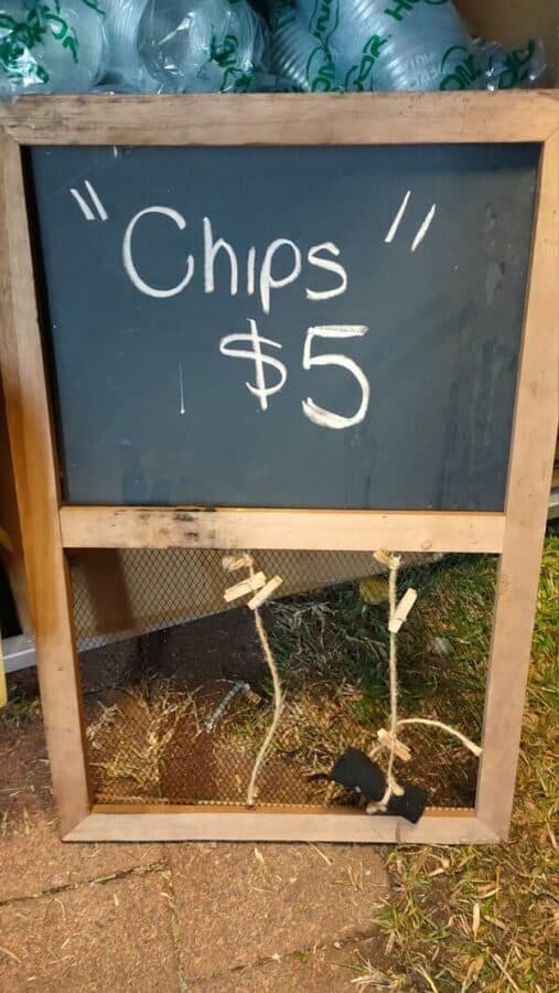 Useless, Unsuccessful, And/Or Unpopular Restaurant Signage (26 Pics)