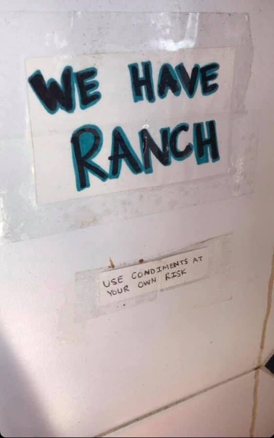 Useless, Unsuccessful, And/Or Unpopular Restaurant Signage (26 Pics)